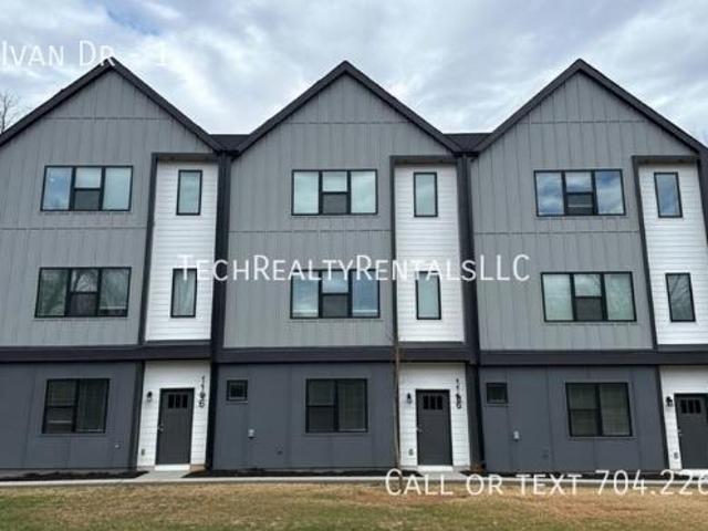 3 Br, 4 bath, Townhouse/Brownstone/RowHouse 1114 Ivan Dr