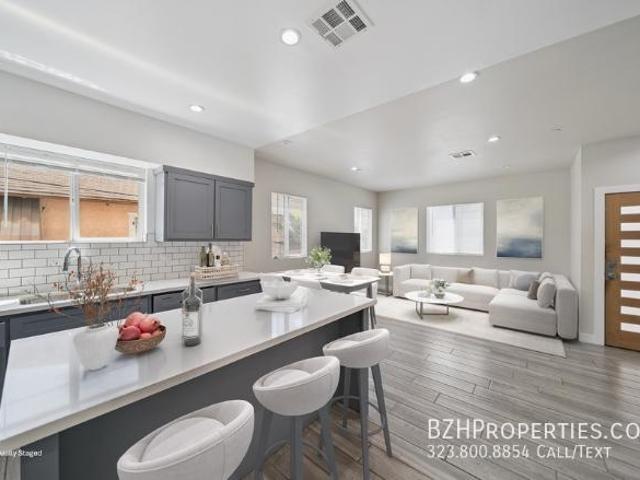 3 Br, 4 bath, Townhouse/Brownstone/RowHouse 1123 Browning Blvd