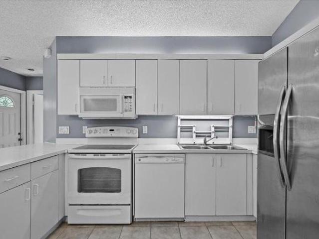 3 Br, 4 bath, Townhouse/Brownstone/RowHouse 12556 Woodmill Drive