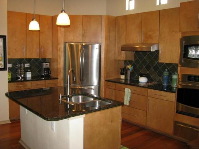 3 Br, 4 bath, Townhouse/Brownstone/RowHouse 1203 Beaconsfield Lane