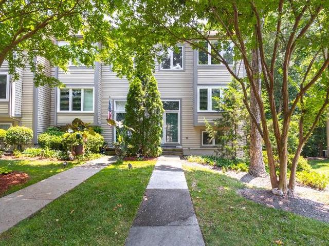 3 Br, 4 bath, Townhouse/Brownstone/RowHouse 12021 Shore View Dr