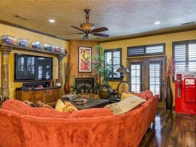 3 Br, 4 bath, Townhouse/Brownstone/RowHouse 1205 Beaconsfield Ln