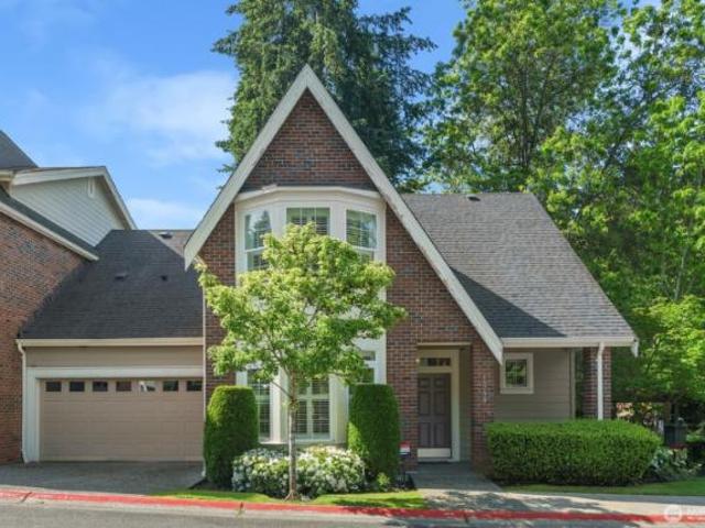 3 Br, 4 bath, Townhouse/Brownstone/RowHouse 1340 Bellevue Way SE