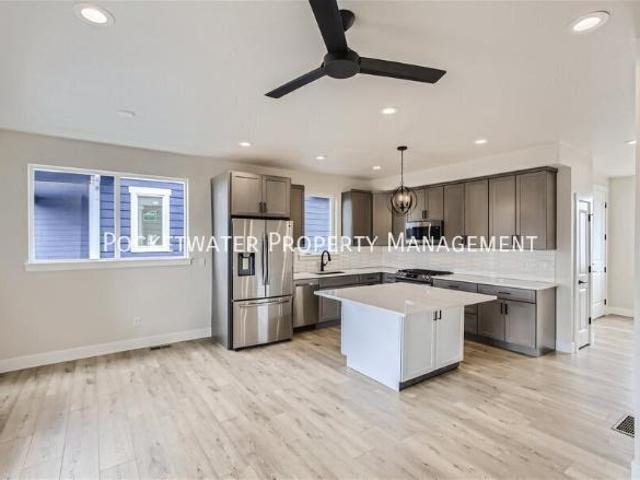 3 Br, 4 bath, Townhouse/Brownstone/RowHouse 1353 Baker Street