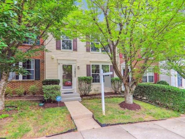 3 Br, 4 bath, Townhouse/Brownstone/RowHouse 13652 Palmetto Cir