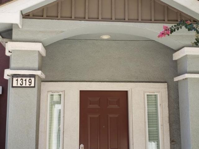 3 Br, 4 bath, Townhouse/Brownstone/RowHouse 1319 De Altura Cmns