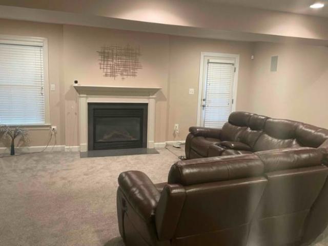 3 Br, 4 bath, Townhouse/Brownstone/RowHouse 14605 Hawley Lane