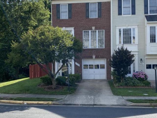 3 Br, 4 bath, Townhouse/Brownstone/RowHouse 14236 Madrigal Drive