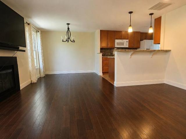 3 Br, 4 bath, Townhouse/Brownstone/RowHouse 20507 Afternoon Ln