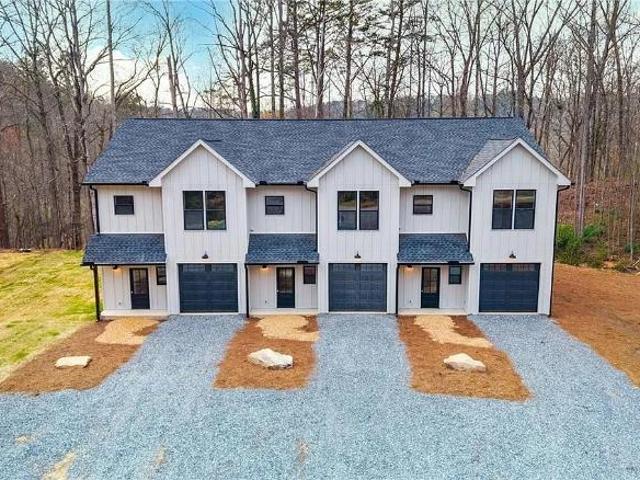 3 Br, 4 bath, Townhouse/Brownstone/RowHouse 200 Back Pine Way