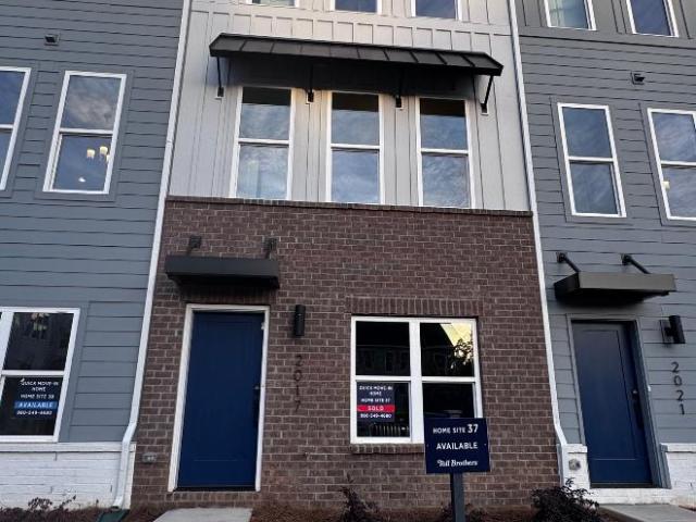3 Br, 4 bath, Townhouse/Brownstone/RowHouse 2017 Clarksdale Dr