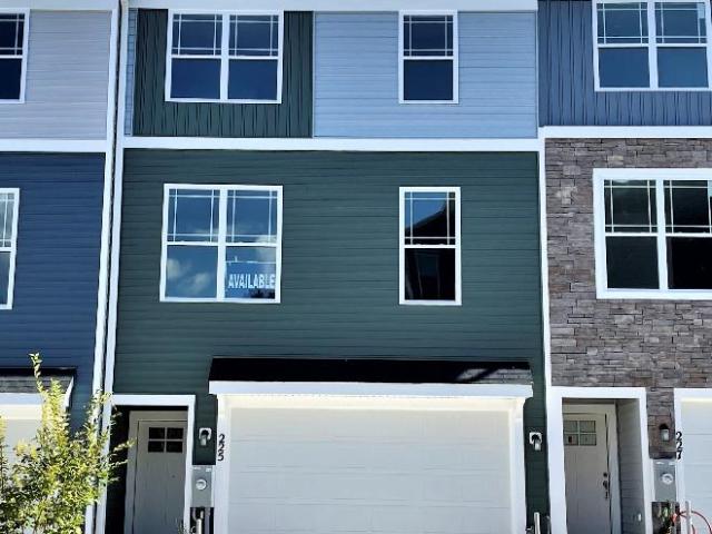 3 Br, 4 bath, Townhouse/Brownstone/RowHouse 225 Jenkins Way