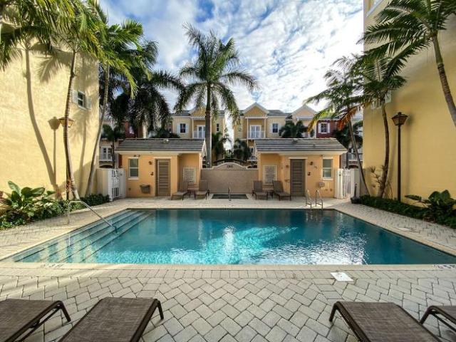 3 Br, 4 bath, Townhouse/Brownstone/RowHouse 2322 Vintage Drive