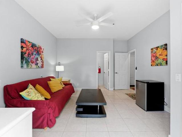 3 Br, 4 bath, Townhouse/Brownstone/RowHouse 2445 NE 14th Street Cswy