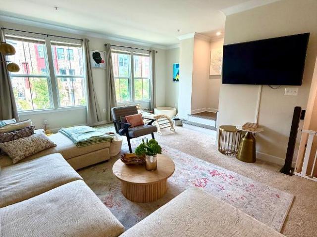 3 Br, 4 bath, Townhouse/Brownstone/RowHouse 2806 Toles Park Dr