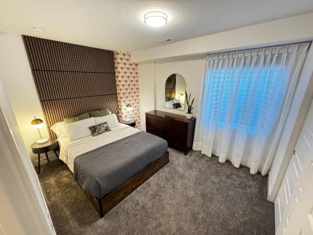 3 Br, 4 bath, Townhouse/Brownstone/RowHouse 2824 W Parkside Pl