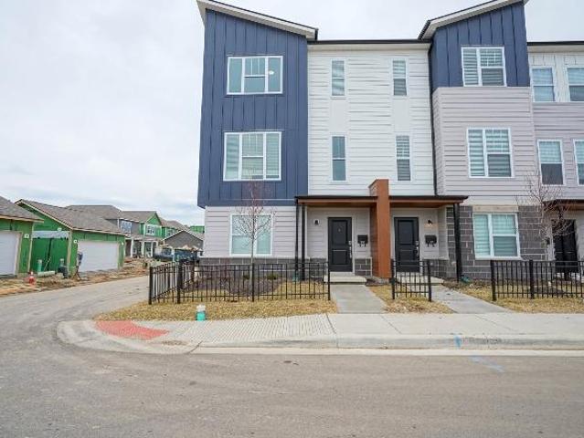 3 Br, 4 bath, Townhouse/Brownstone/RowHouse 2901 W New York St