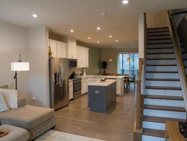 3 Br, 4 bath, Townhouse/Brownstone/RowHouse 3639 Tryclan Dr
