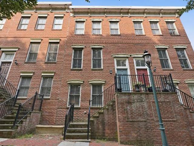 3 Br, 4 bath, Townhouse/Brownstone/RowHouse 44 Livingston St