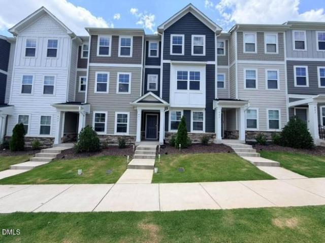 3 Br, 4 bath, Townhouse/Brownstone/RowHouse 451 Carolina Springs Boulevard