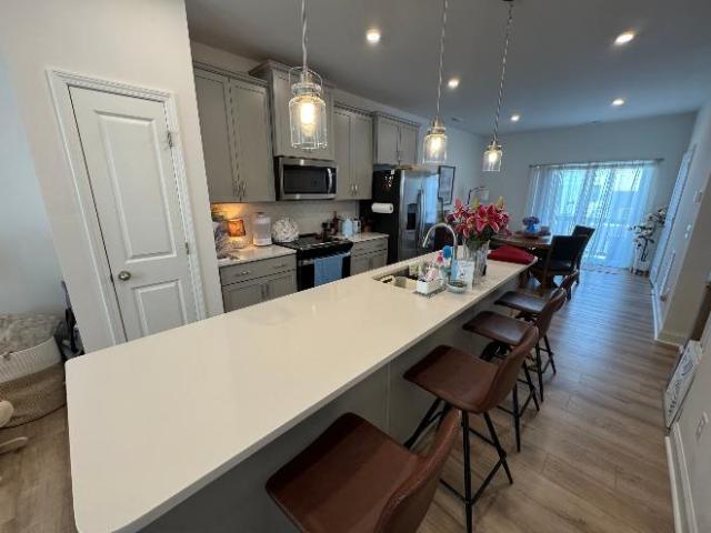 3 Br, 4 bath, Townhouse/Brownstone/RowHouse 5009 Layman Dr