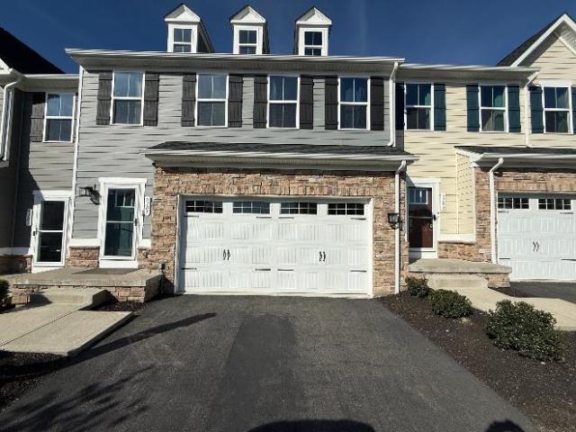 3 Br, 4 bath, Townhouse/Brownstone/RowHouse 5105 Spruce Rd