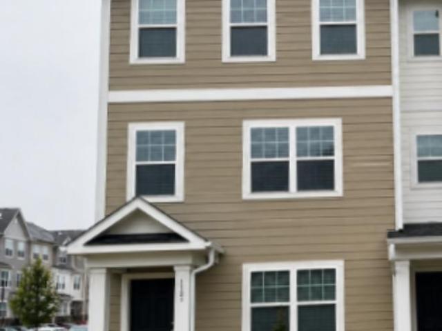 3 Br, 4 bath, Townhouse/Brownstone/RowHouse 539 Deercroft Dr