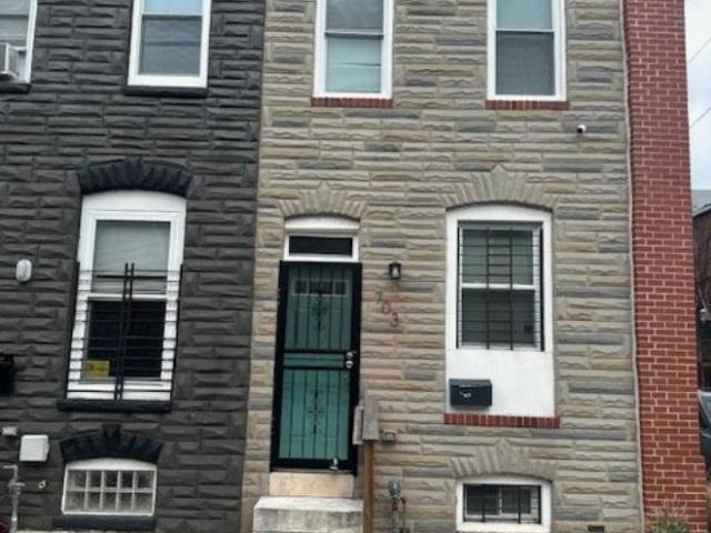 3 Br, 4 bath, Townhouse/Brownstone/RowHouse 703 N Port Street