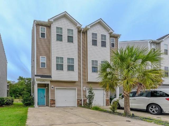 3 Br, 4 bath, Townhouse/Brownstone/RowHouse 703 Elton Ave