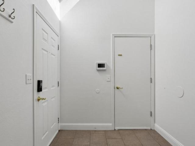 3 Br, 4 bath, Townhouse/Brownstone/RowHouse 7474 E Arkansas Ave