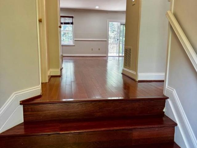 3 Br, 4 bath, Townhouse/Brownstone/RowHouse 7743 Jewelweed Court