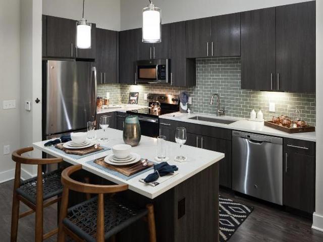 3 Br, 4 bath, Apartment 600 Harrold Street