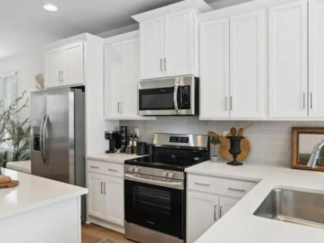 3 Br, 4 bath, Apartment 6134 Wilora Lake Rd