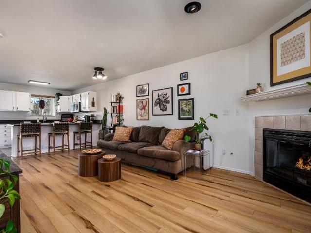 3 Br, 4 bath, Condo 6837 Goldcrest Court