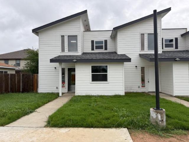 3 Br, 4 bath, Condo 7651 Oak Chase