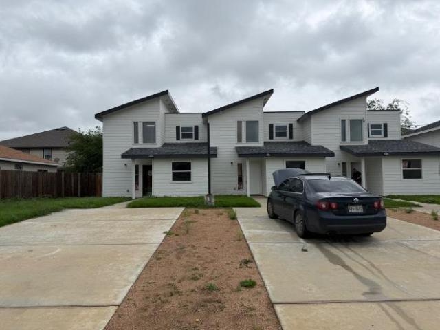3 Br, 4 bath, Condo 7651 Oak Chase