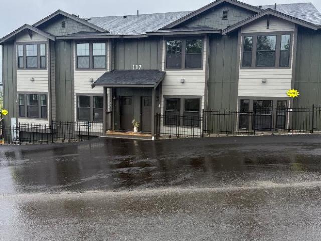 3 Br, 4 bath, Condo 117 Orchard Ave S