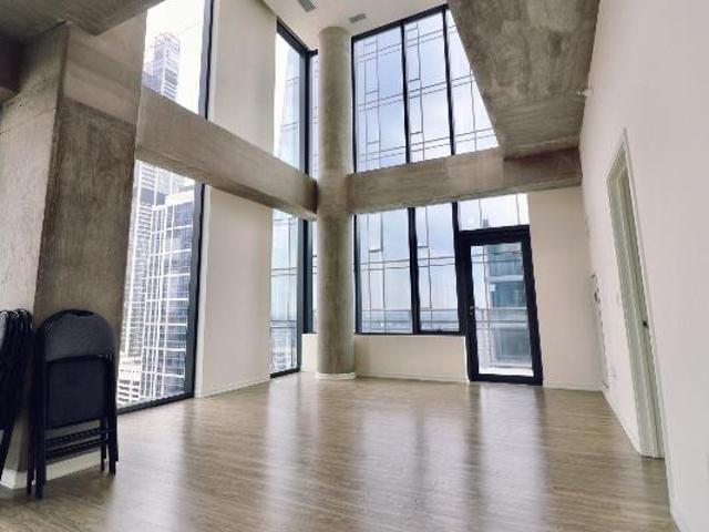 3 Br, 4 bath, Condo 1323 S Wabash