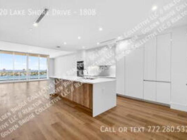 3 Br, 4 bath, Condo 220 Lake Shore Drive