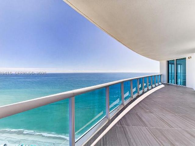 3 Br, 4 bath, Condo 2711 S Ocean Dr