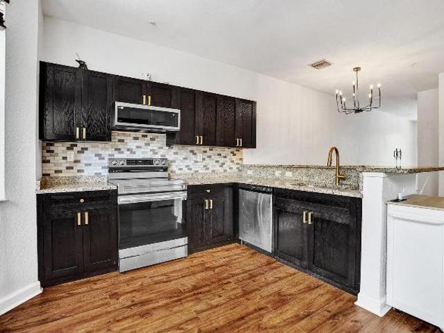 3 Br, 4 bath, Condo 3911 Shoma Drive