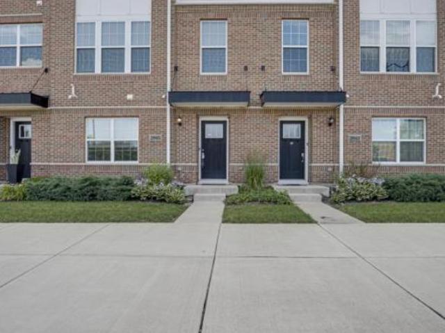 3 Br, 4 bath, Single Family Home 2945 Showplace Dr