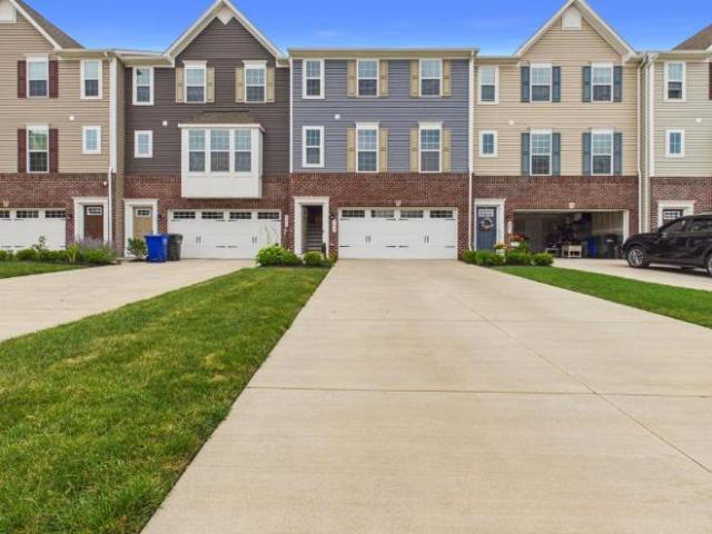 3 Br, 4 bath, Single Family Home 4037 N Steels Cir