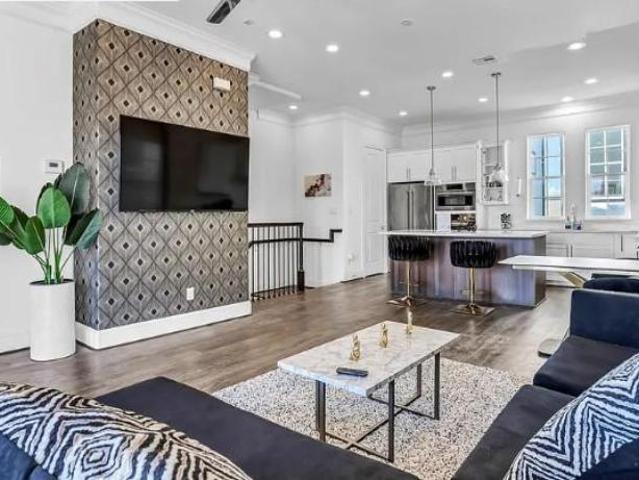 3 Br, 4 bath, Single Family Home 4128 Willowbend Blvd