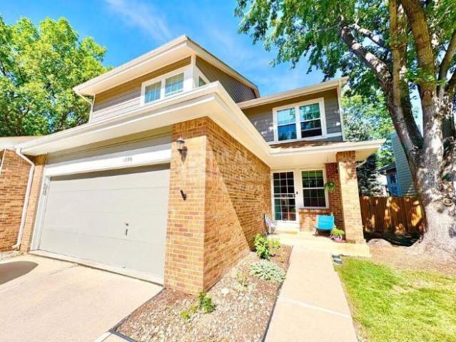 3 Br, 4 bath, Single Family 1556 S Spruce St