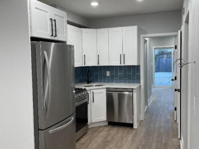 3 Br, 4 bath, Single Family 1837 E Sergeant St