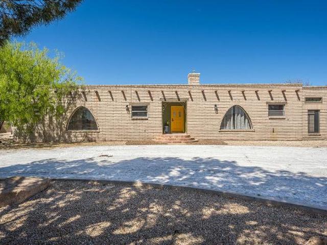 3 Br, 4 bath, Single Family 1032 Carver Rd