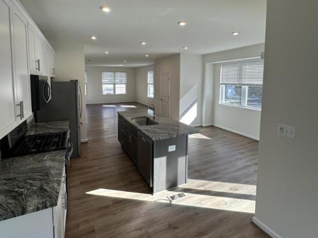3 Br, 4 bath, Single Family 1113 Thomas Trail
