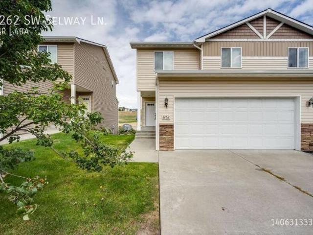 3 Br, 4 bath, Single Family 1262 SW Selway Ln
