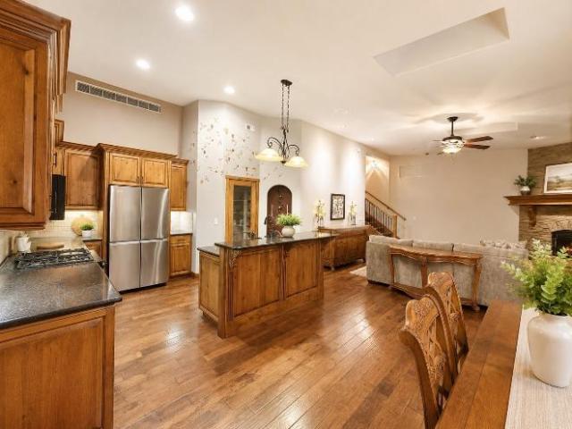 3 Br, 4 bath, Single Family 2098 Lamb Ln